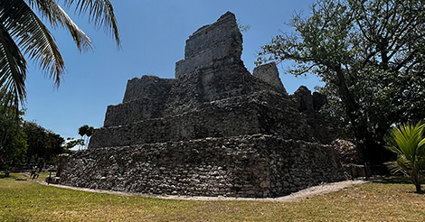 Ruinas Mayas El Meco, Explora la Fascinante Historia de Cancún
